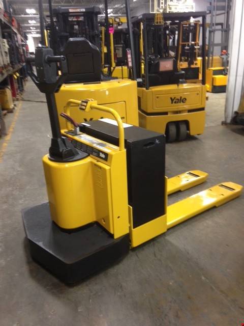 Electric Yale Electric Walkie/Rider Pallet Jack