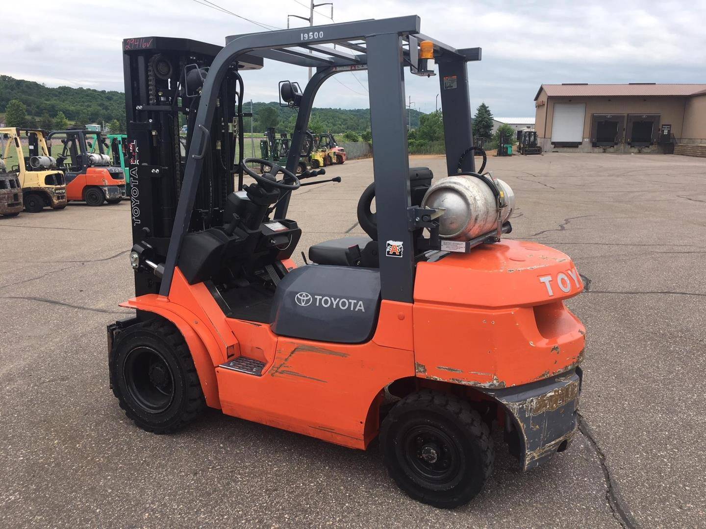 2006 LP Gas Toyota 7FGU25 Pneumatic Tire 4 Wheel Sit Down