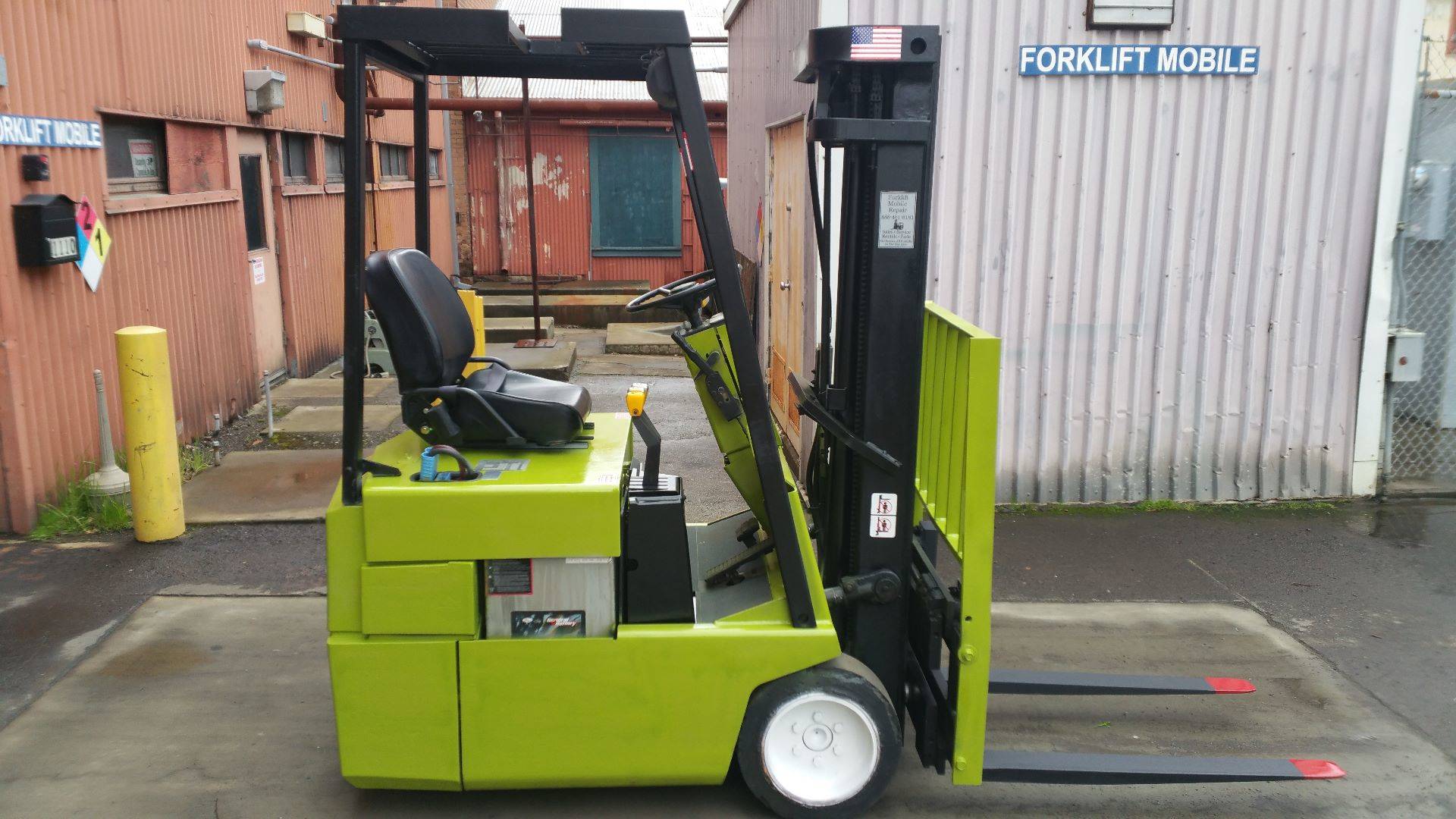 1990 Electric Clark TM15S Electric 3 Wheel Sit Down