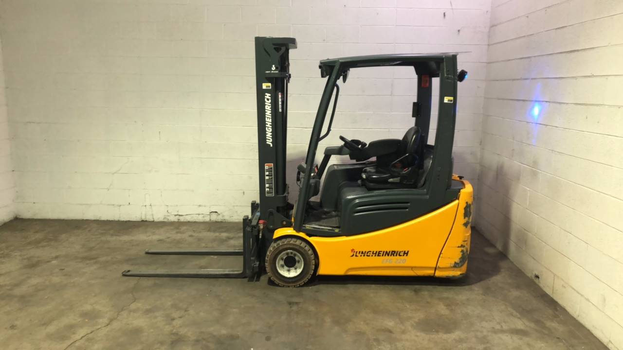2015 Electric Jungheinrich EFG220 Electric 3 Wheel Sit Down