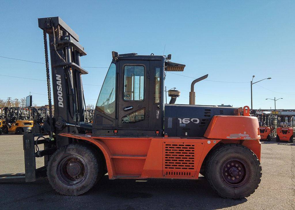 2015 Diesel Doosan D160S-5 Pneumatic Tire 4 Wheel Sit Down