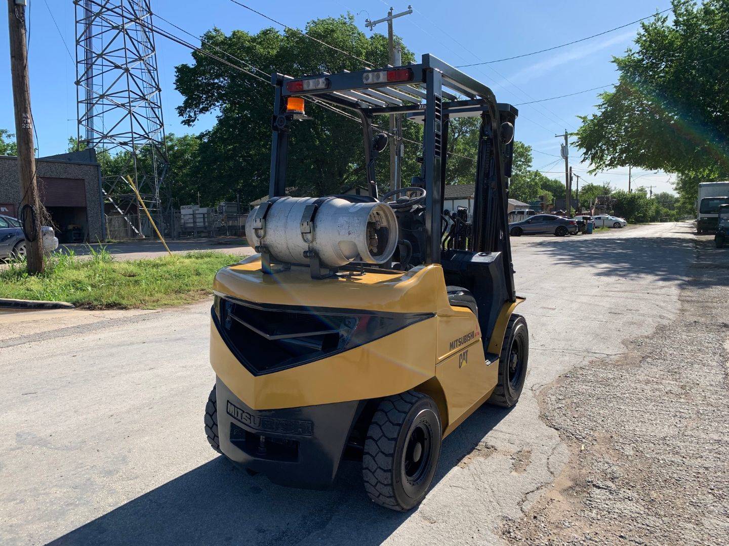 2007 LP Gas Mitsubishi FG25N Pneumatic Tire 4 Wheel Sit Down