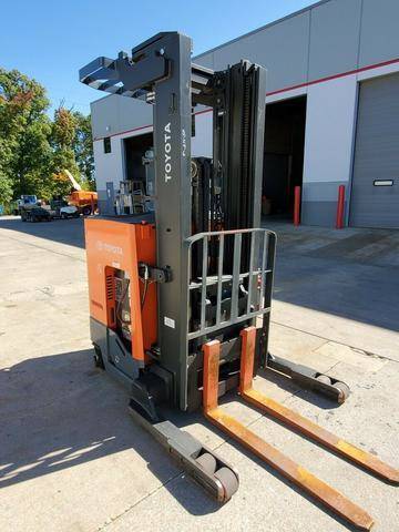 2018 Electric Toyota 9BRU18 Electric Narrow Aisle Single Reach