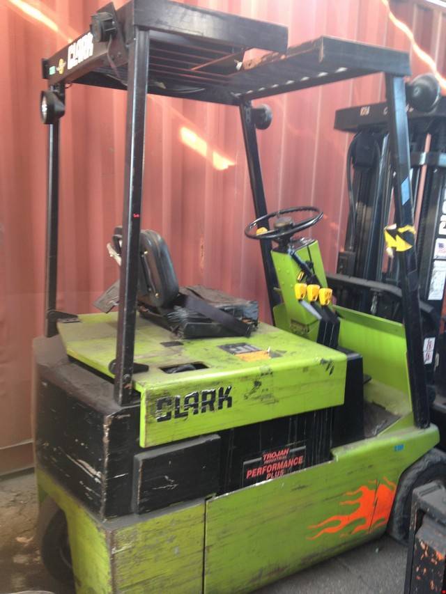 1990 Electric Clark TM20 Electric 3 Wheel Sit Down