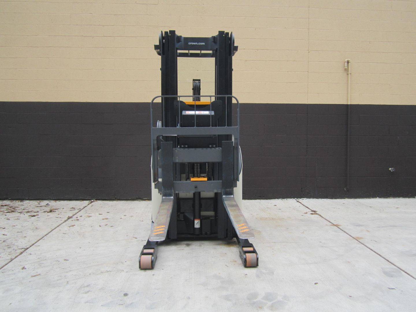 2019 Electric Crown RR5715-35 Electric Narrow Aisle Single Reach