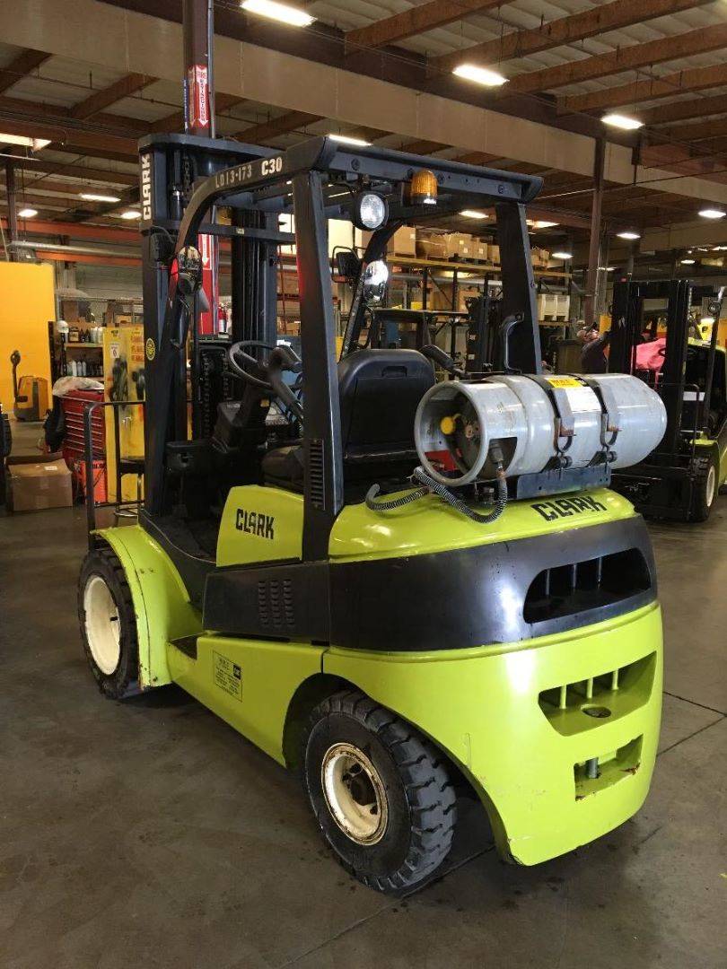 2014 Diesel Clark C40D Pneumatic Tire 4 Wheel Sit Down