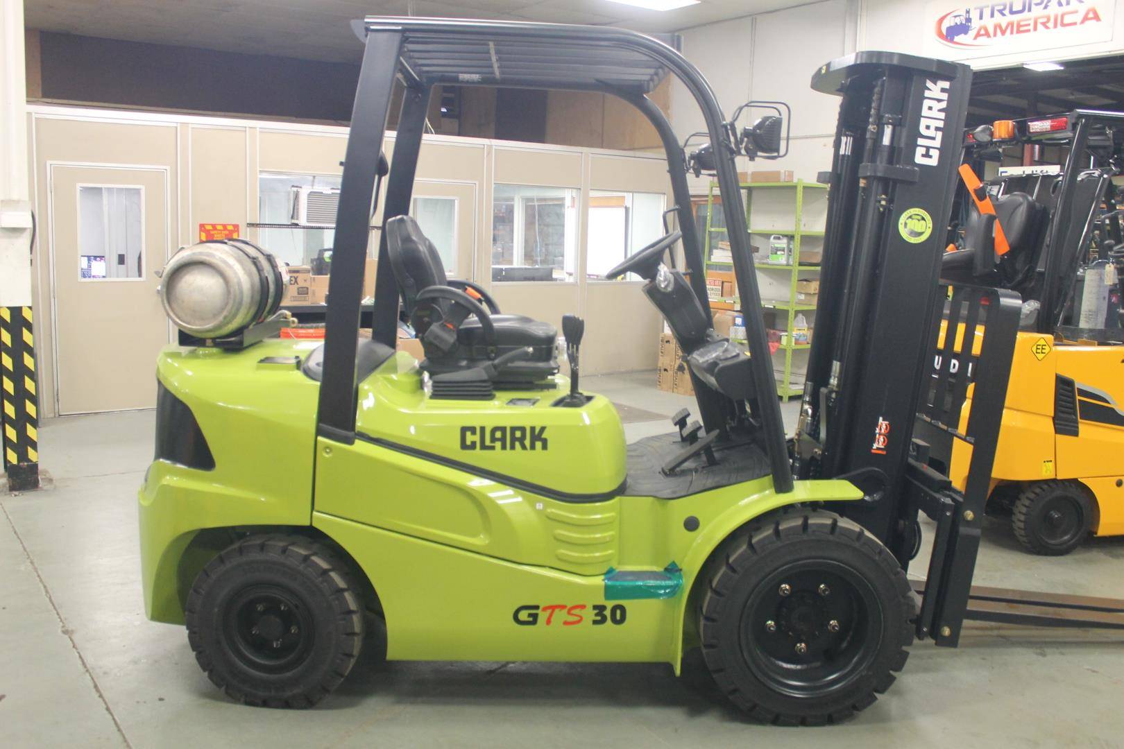 2019 Clark GTS 30L Pneumatic Tire 4 Wheel Sit Down