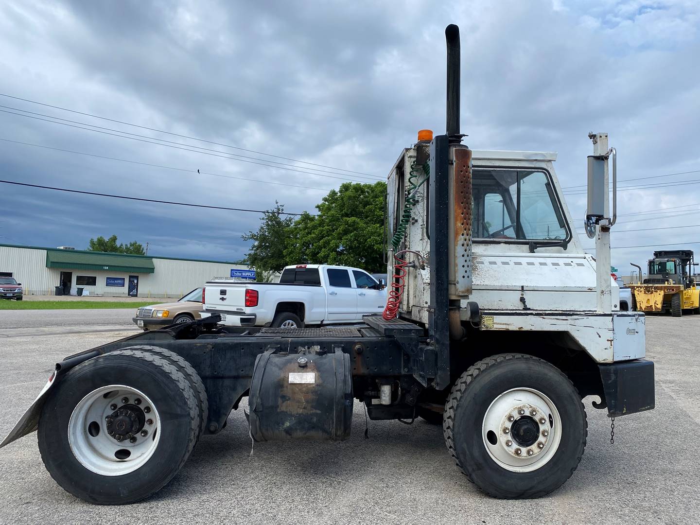 2000 Ottawa 30 Trucks and Trailers