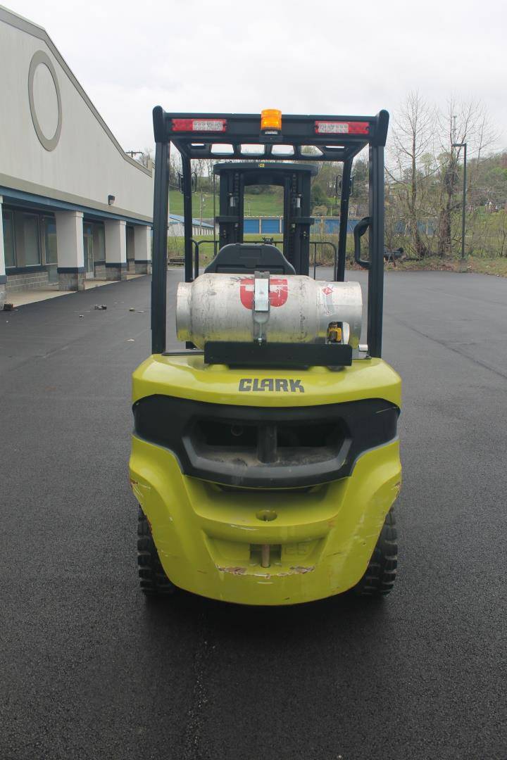 2018 Clark S25L Pneumatic Tire 4 Wheel Sit Down