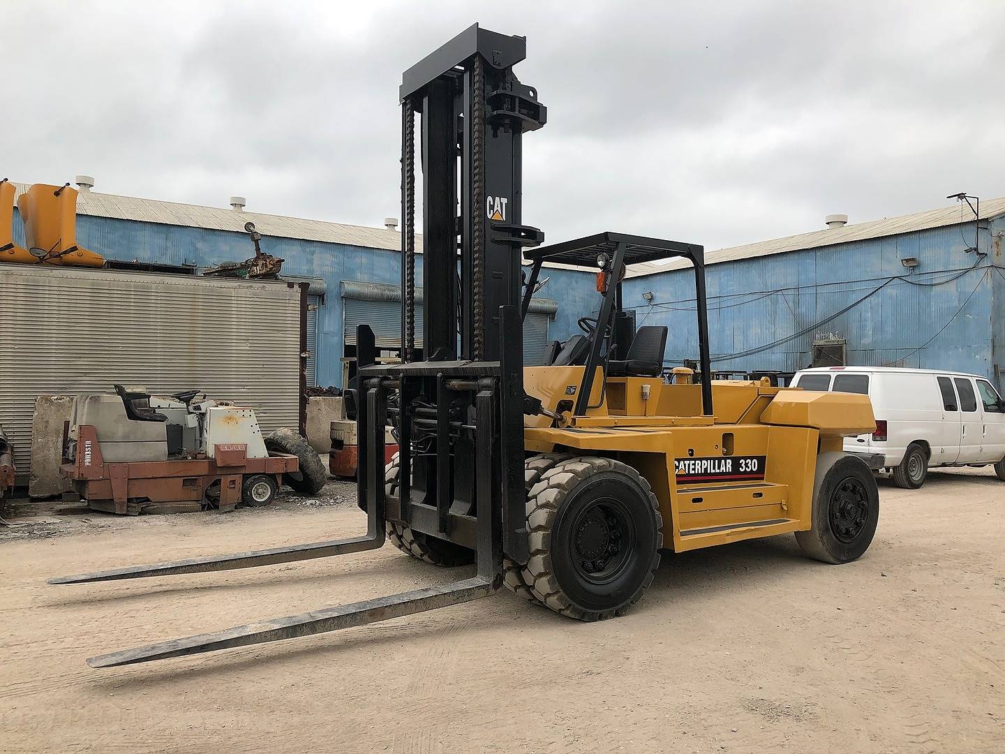 1995 Diesel Cat DP150 Pneumatic Tire 4 Wheel Sit Down