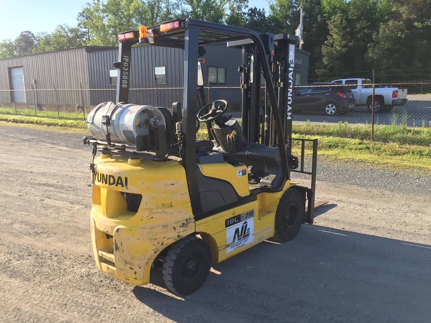 LP Gas Hyundai 18L-7M Pneumatic Tire 4 Wheel Sit Down