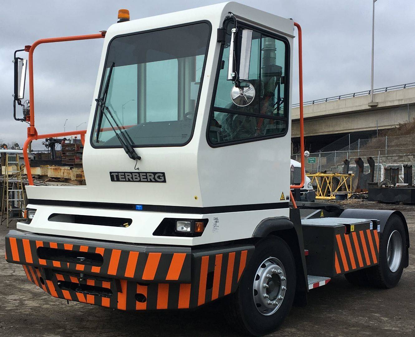 2019 Terberg YT222 Trucks and Trailers