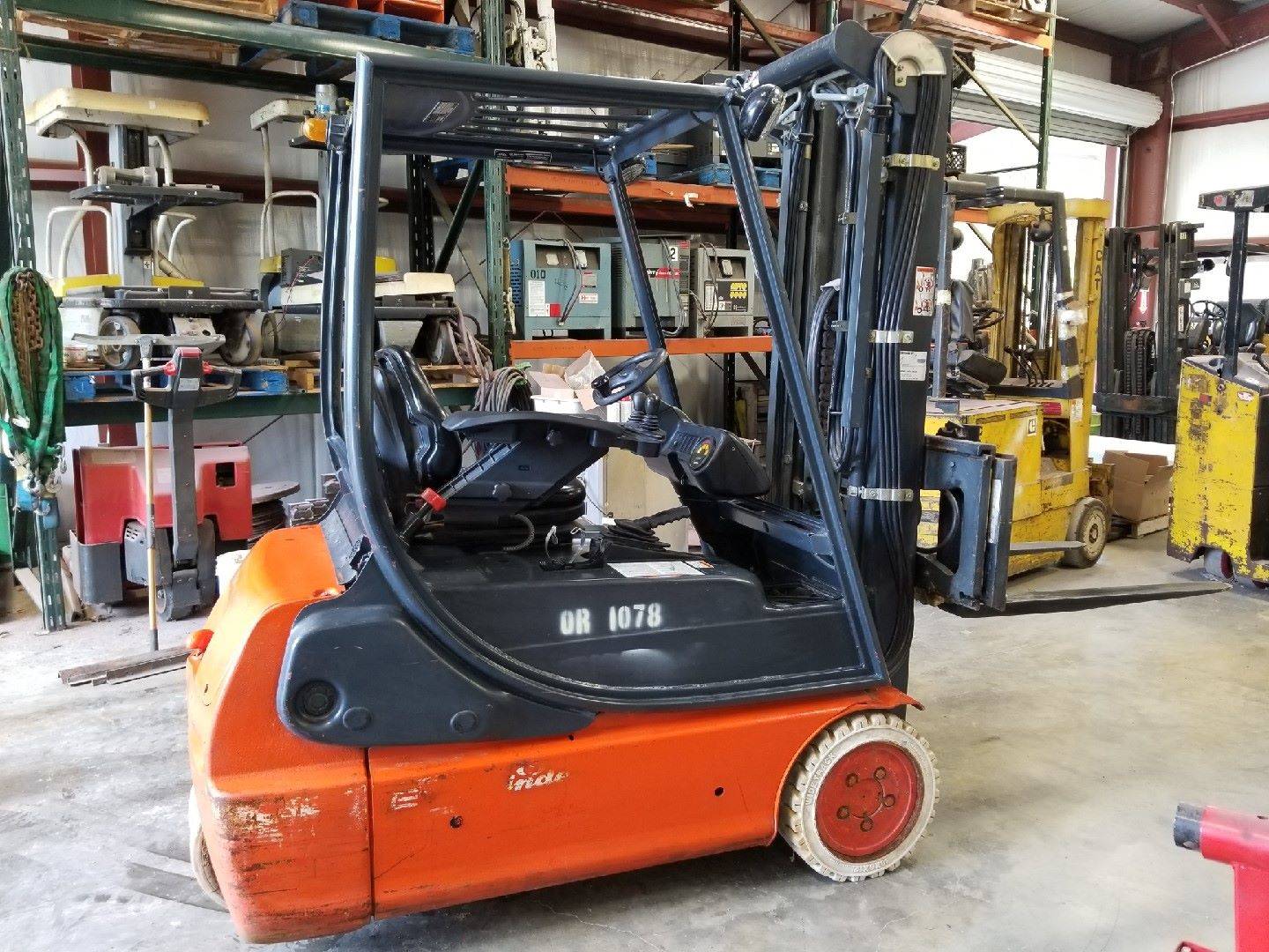 2000 Electric Linde E18C Electric 3 Wheel Sit Down