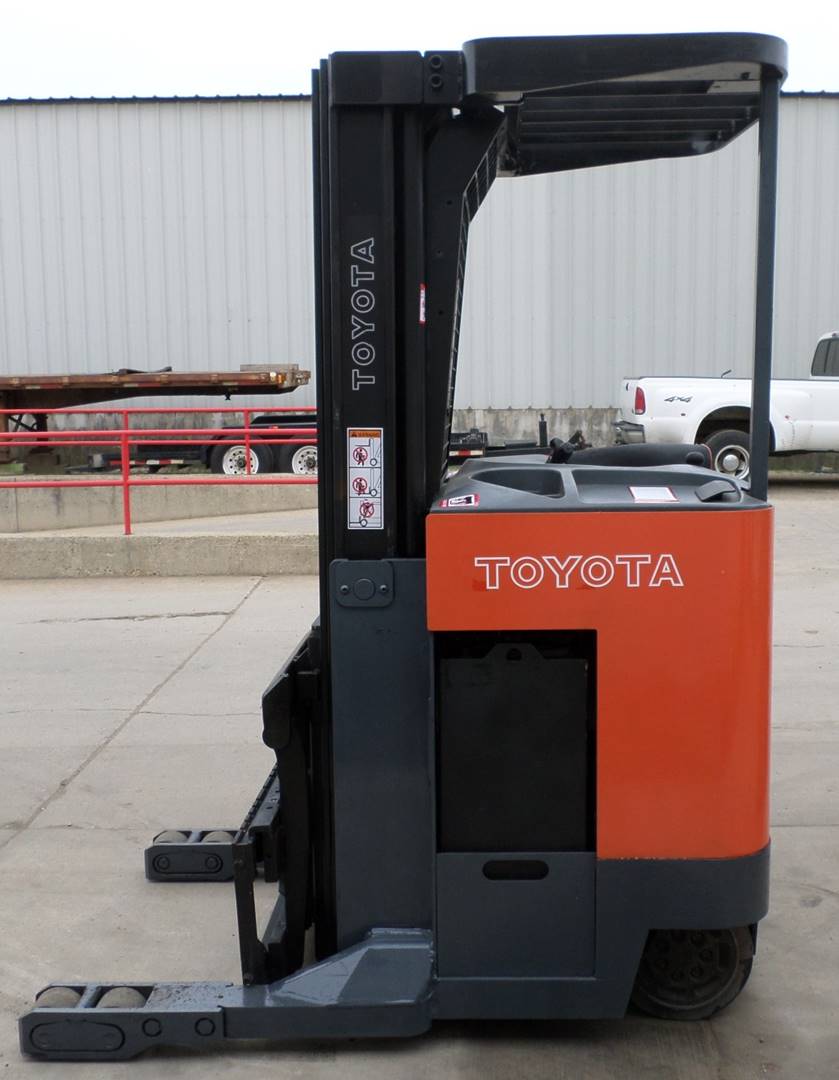 2006 Electric Toyota 7BRU18 Electric Narrow Aisle Single Reach