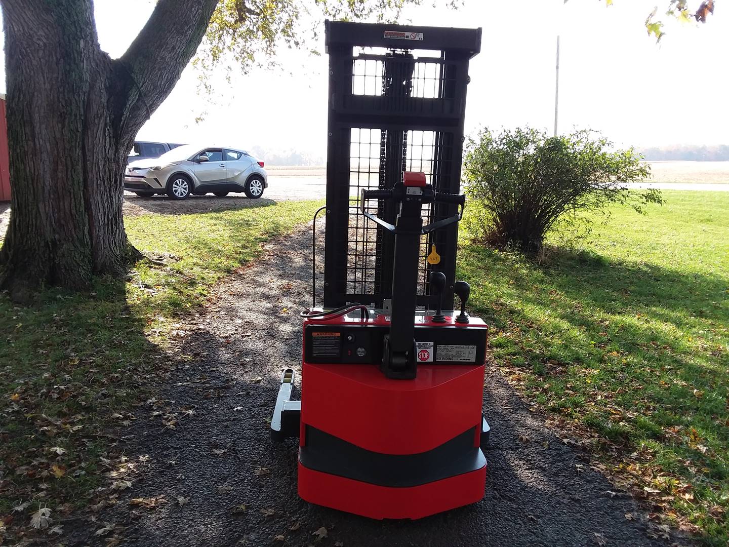 2009 Electric Raymond RSS40 Electric Walkie Straddle Stacker