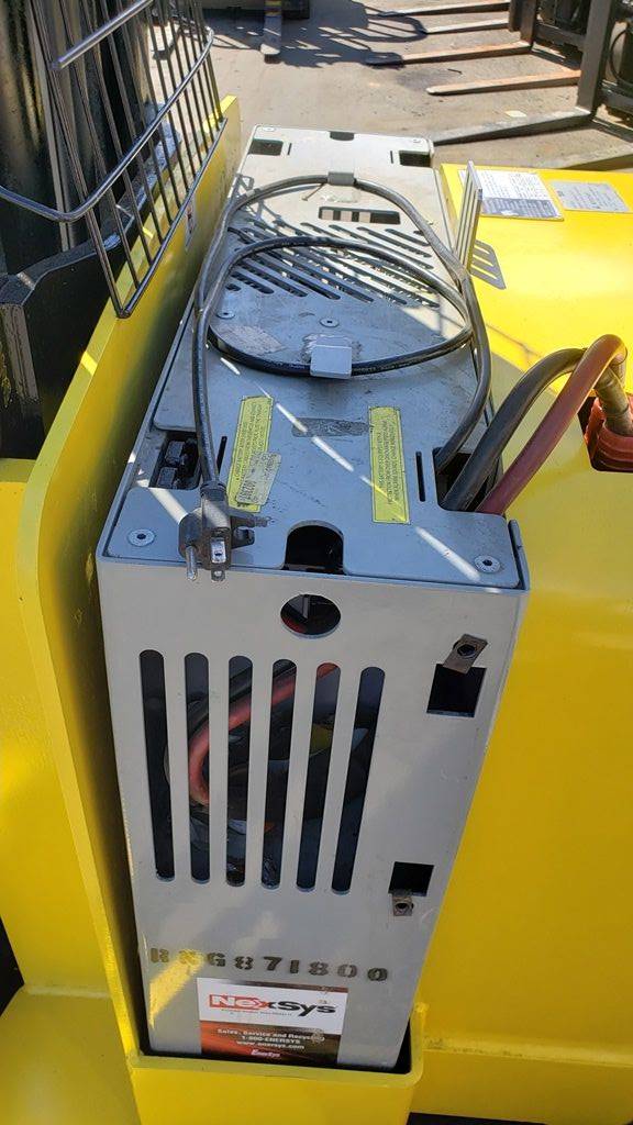 2011 Electric Yale MSW040SFN24TV087 Electric Walkie Straddle Stacker