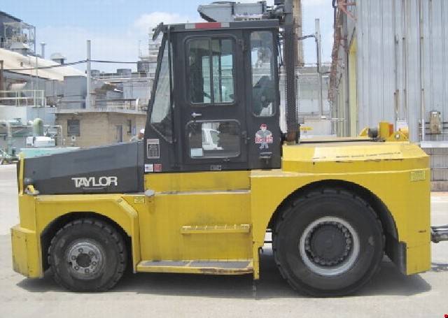 2007 Diesel Taylor TT300 Tow Tractor
