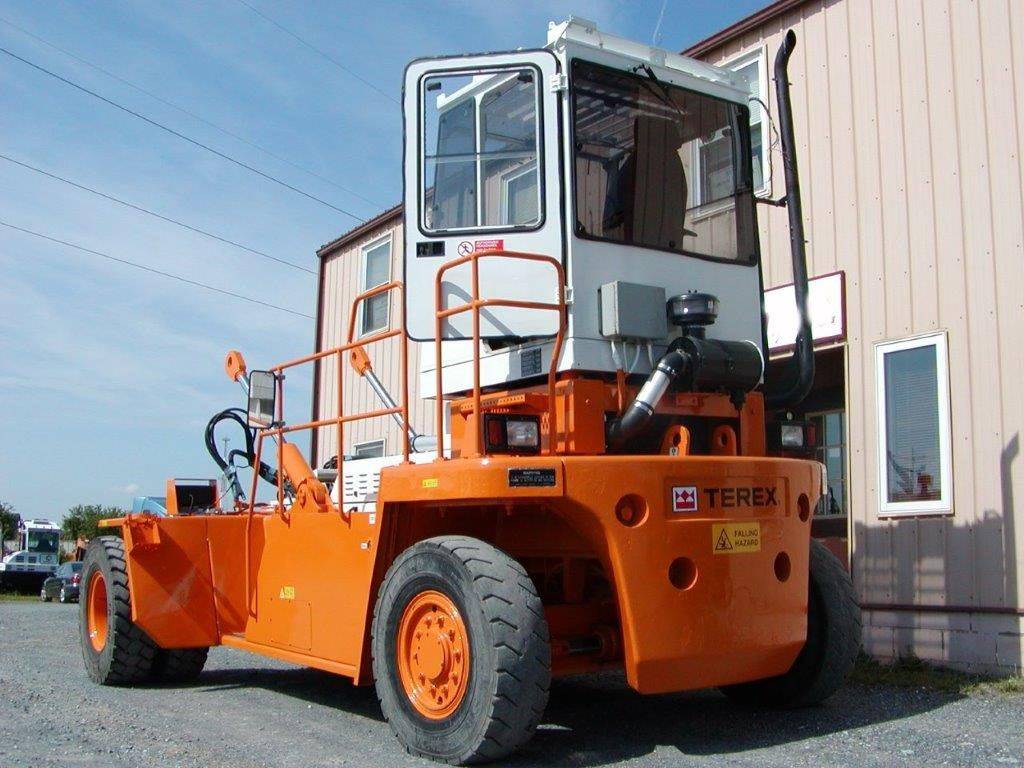 2006 Diesel Terex FDC-25-K6 Container Handlers (Loaded/Empty)