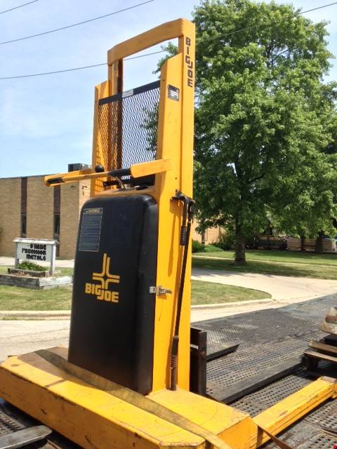 Electric Big Joe IBH T-7 Electric Walkie Straddle Stacker