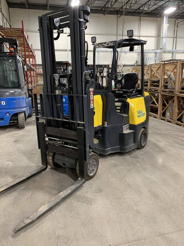 A wide selection of Aisle-Master 33NE Forklifts with 5 in stock and ...