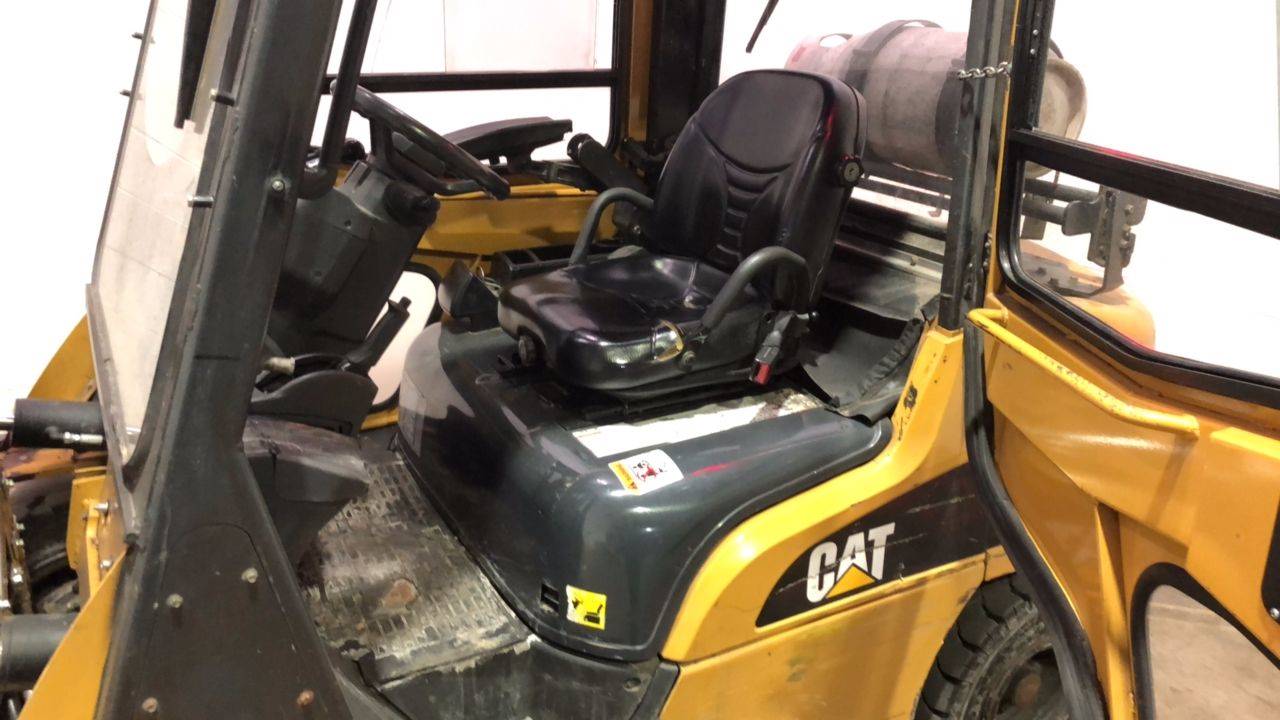2013 LP Gas Cat P6000 Pneumatic Tire 4 Wheel Sit Down