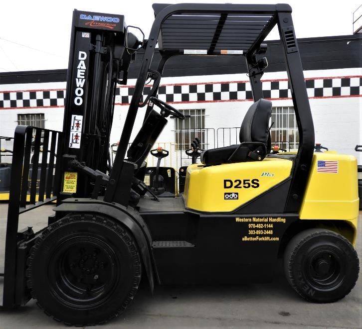 2004 Diesel Daewoo D25S-3 Pneumatic Tire 4 Wheel Sit Down