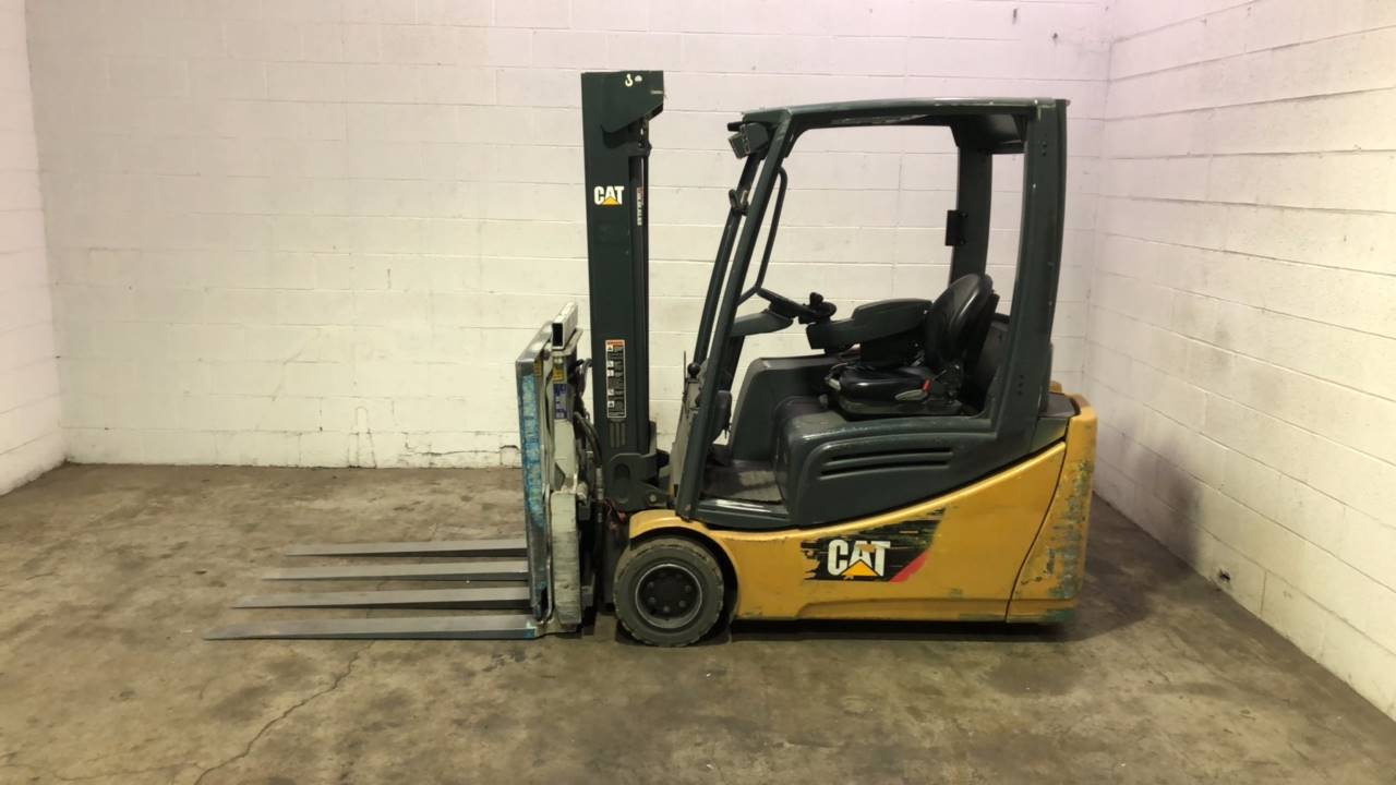 2014 Electric Cat 2ET4000 Electric 3 Wheel Sit Down