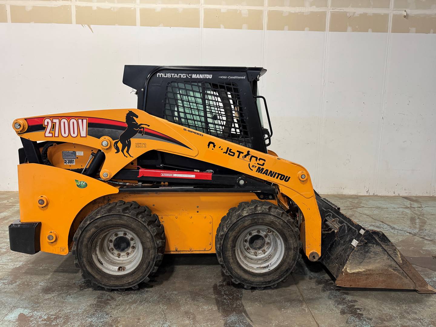 2020 Mustang Earth Moving and Construction | Eliftruck