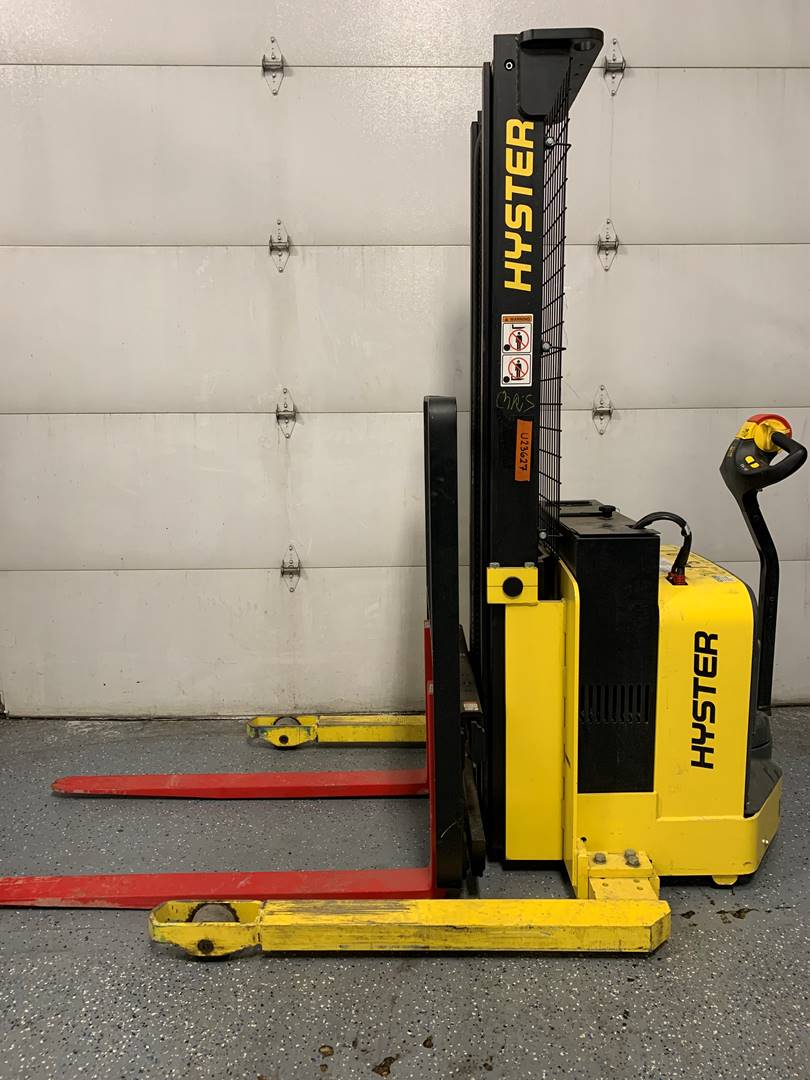 2014 Electric Hyster W25ZA2 Electric Walkie Straddle Stacker