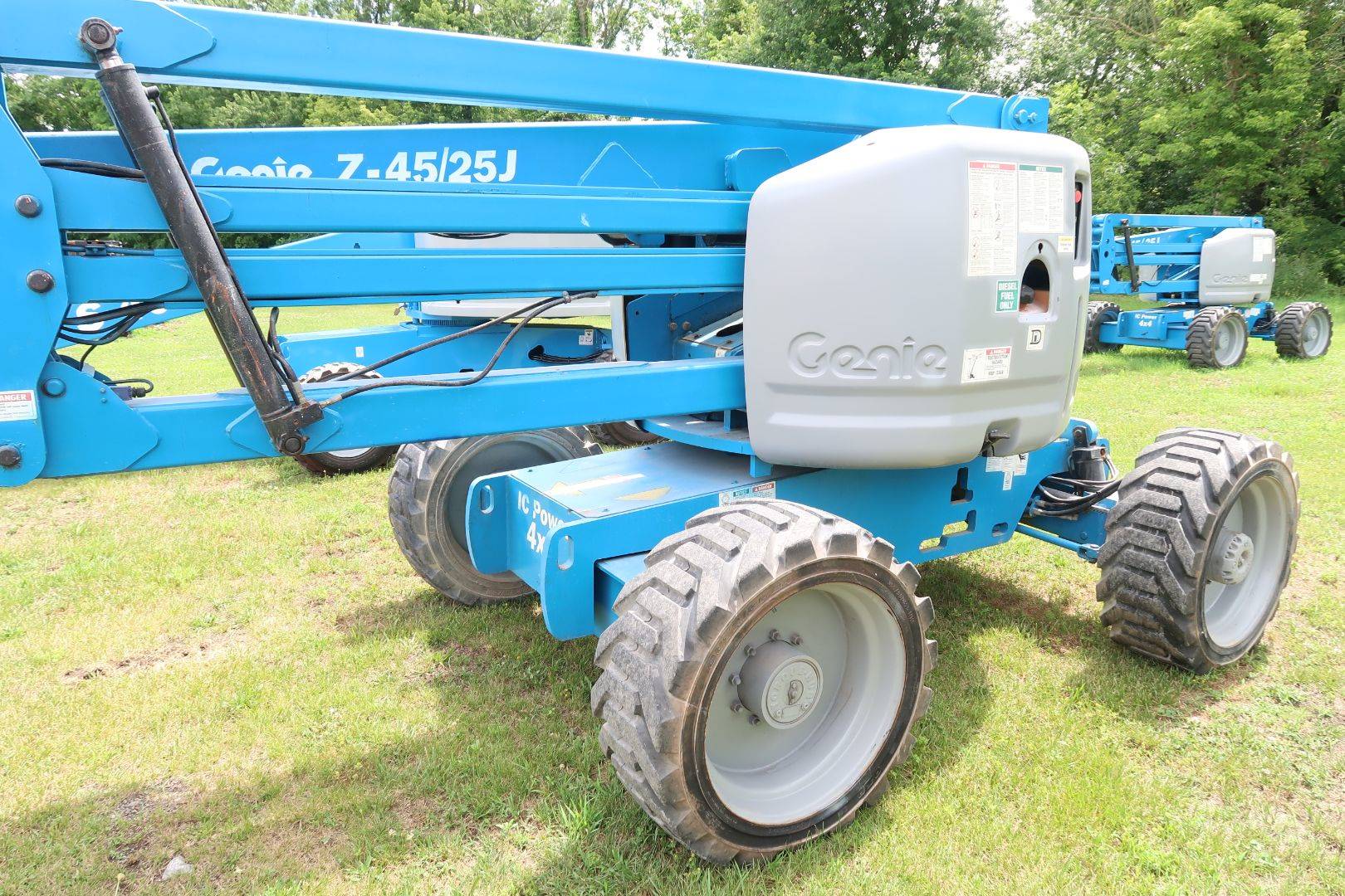 2005 Diesel Genie Z45/25J Articulated Boom