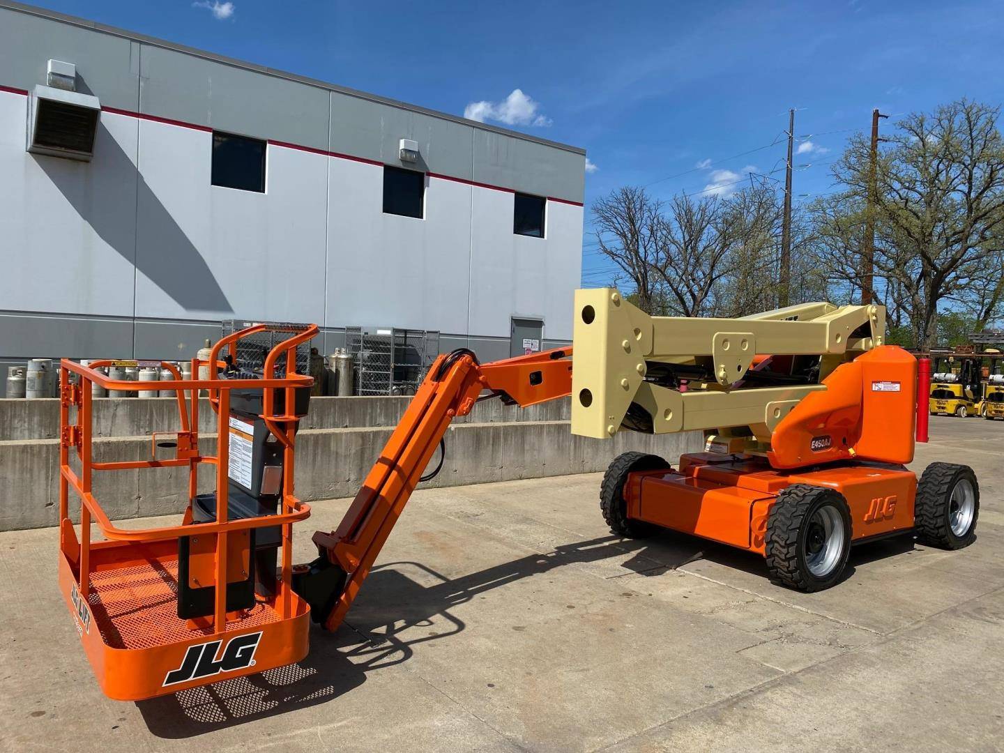2011 Electric JLG E450AJ Articulated Boom