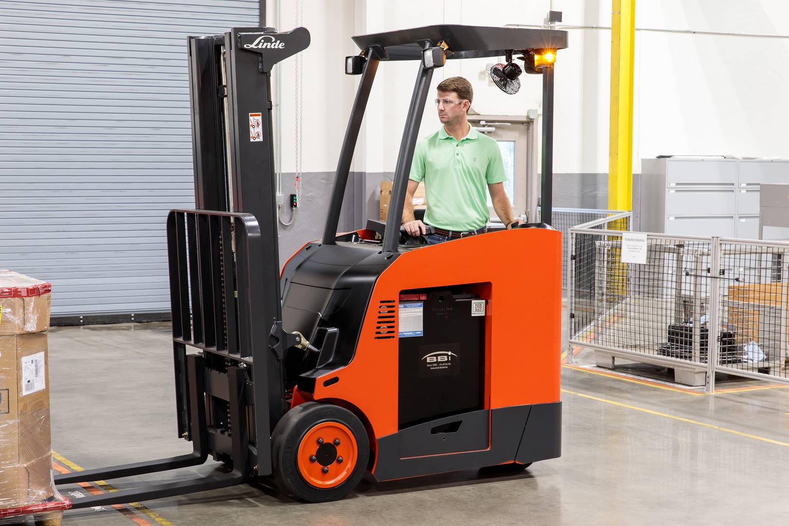 Linde Electric Stand Up End Control (docker) Forklifts - 36 In Stock ...