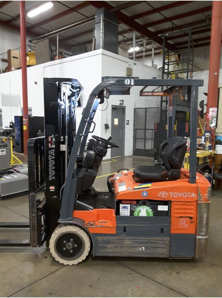 2014 Electric Toyota 7FBEU18 Electric 3 Wheel Sit Down