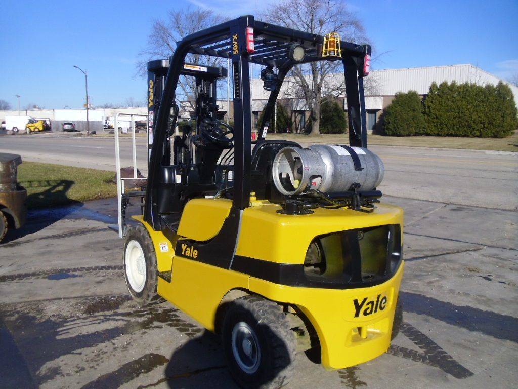 2010 LP Gas Yale GLP050 Pneumatic Tire 4 Wheel Sit Down